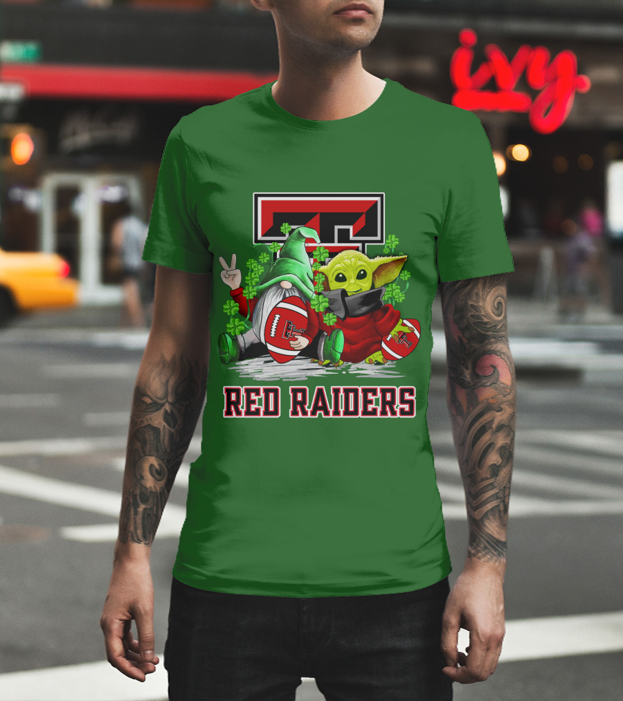 Texas Tech Red Raiders St. Patrick’s Day Football Gnome And Baby Alien With Shamrocks T-Shirt