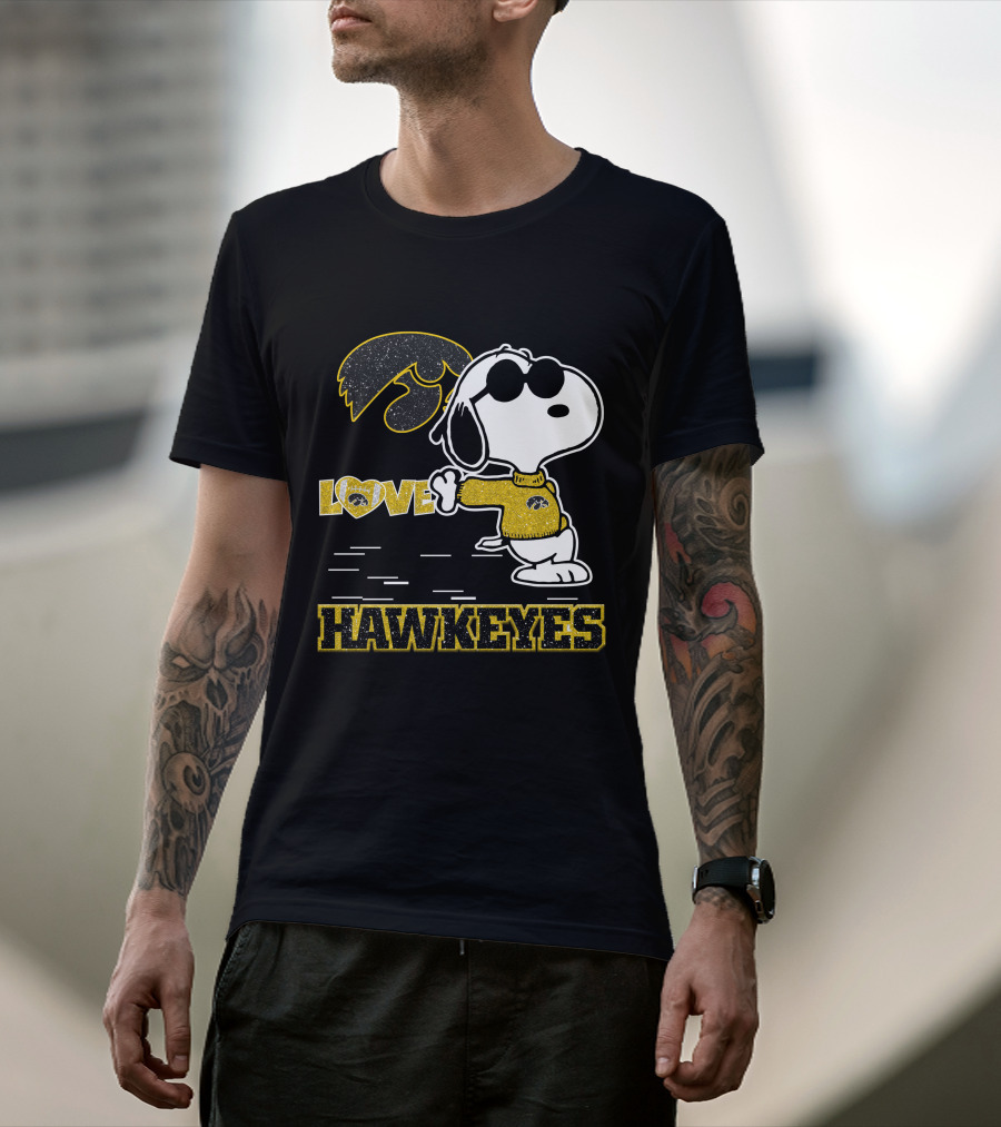 Snoopy Love Iowa Hawkeyes Football Fans Peanuts Ncaa T-Shirt
