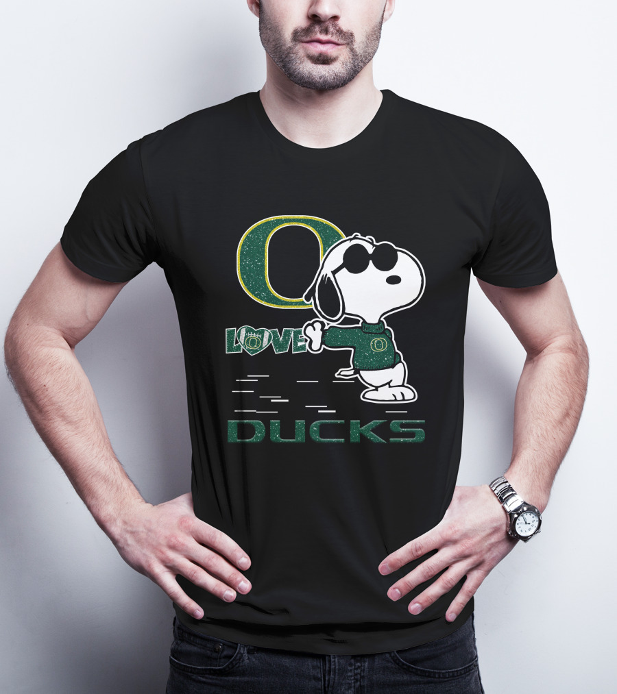 Snoopy Love Oregon Ducks Fan With Glitter Green O T-Shirt