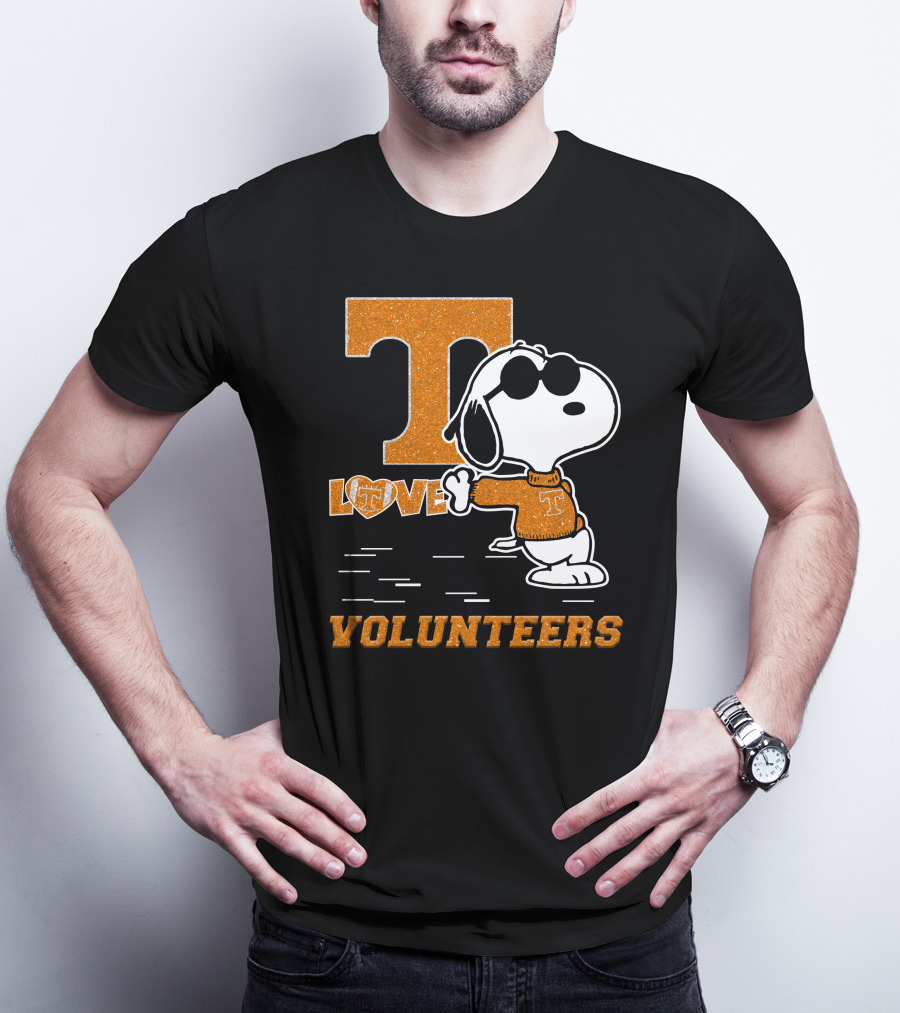 Snoopy T Love Volunteers Tennessee T-Shirt