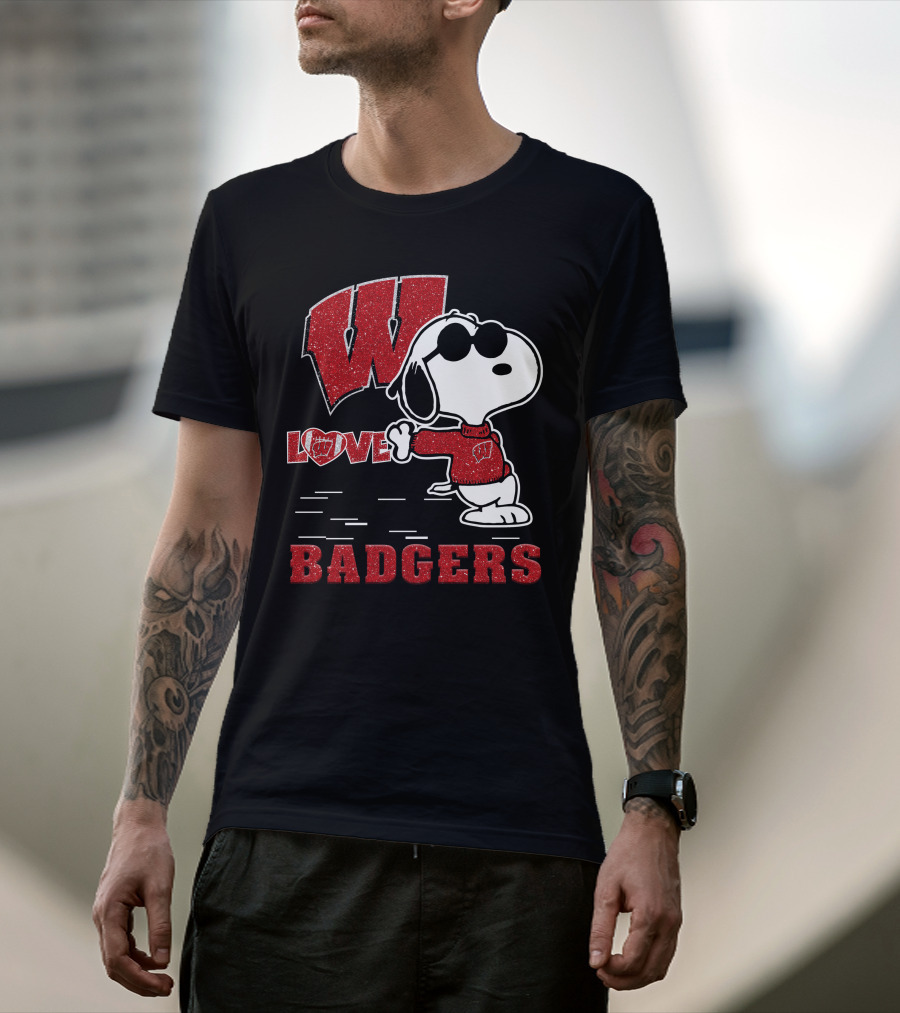 Snoopy Wisconsin Badgers Love T-Shirt