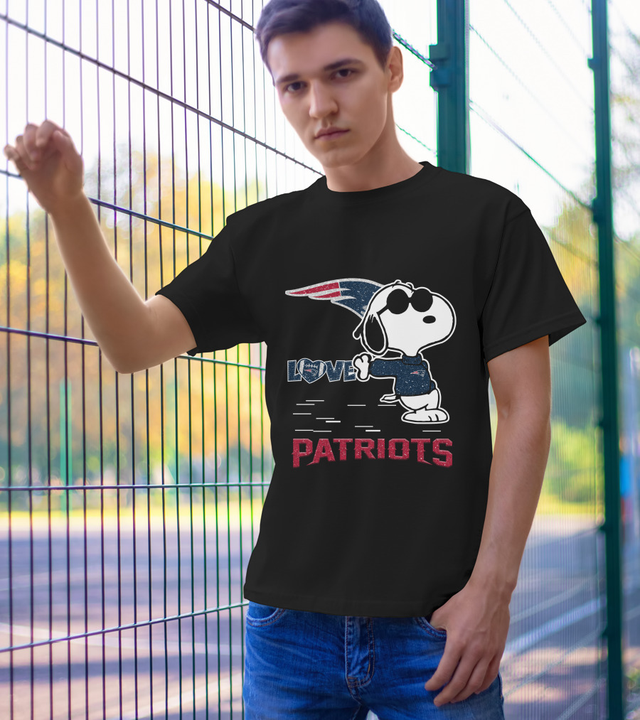 Snoopy Love Patriots New England T-Shirt