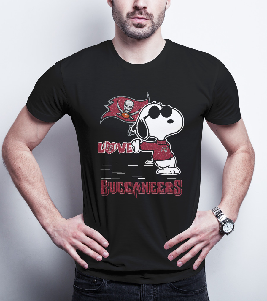 Snoopy Buccaneers Love Tampa Bay Football T-Shirt