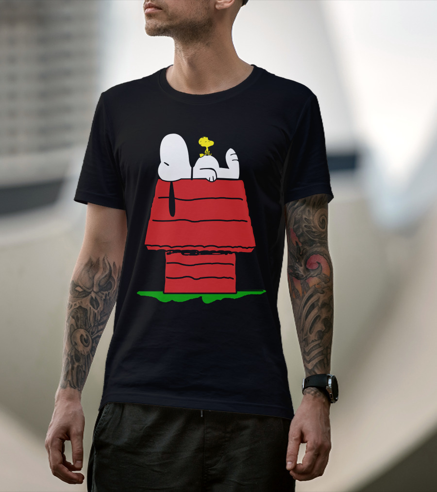 Snoopy And Woodstock Relaxing On Doghouse Roof T-Shirt