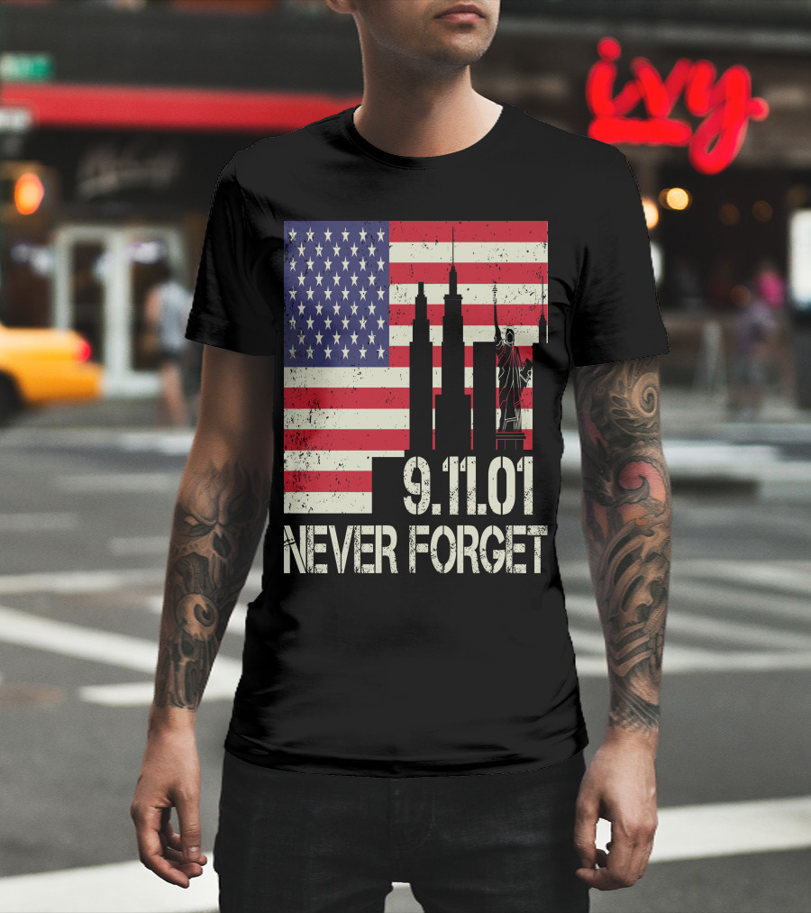 Vintage American Flag 9.11.01 Never Forget Statue Of Liberty And Twin Towers T-Shirt