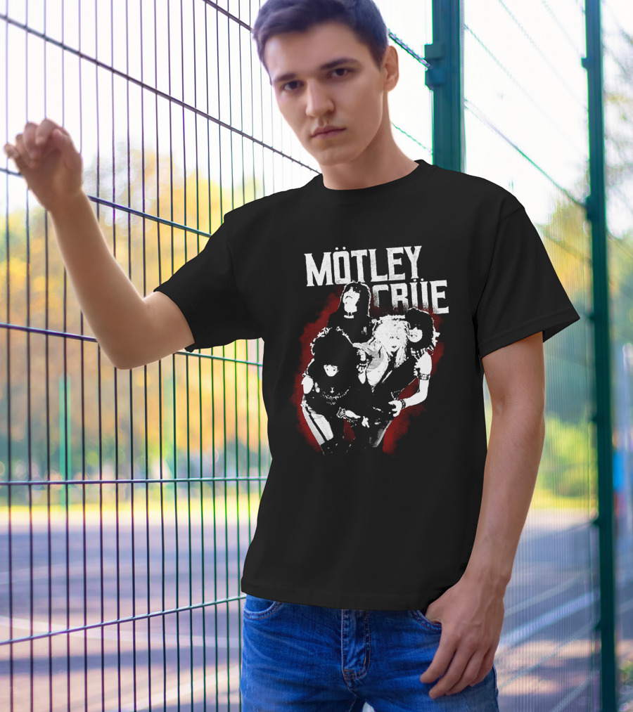 Mötley Crüe Vintage Band Photo Black And Red T-Shirt