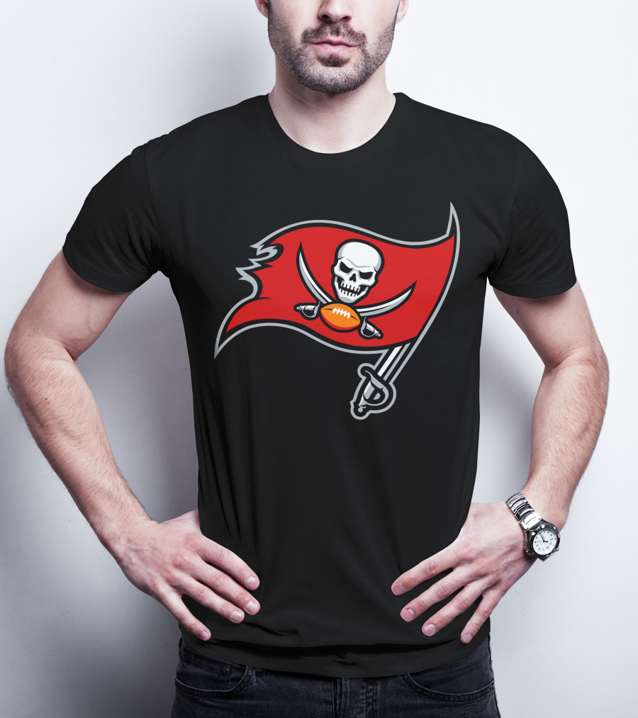 Tampa Bay Buccaneers Skull Flag Football Team T-Shirt