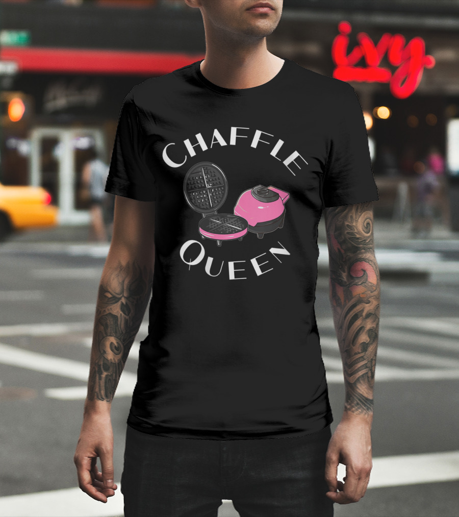 Chaffle Keto Waffle Chaffle Queen With Pink Waffle Maker T-Shirt