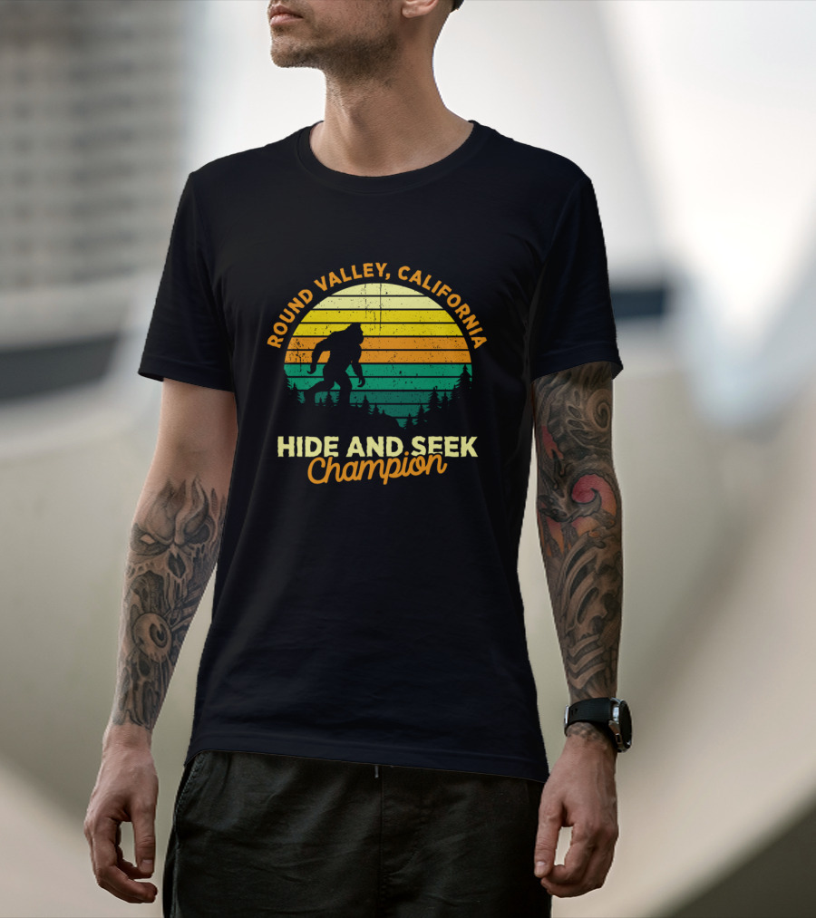 Round Valley California Bigfoot Hide And Seek Champion Retro T-Shirt