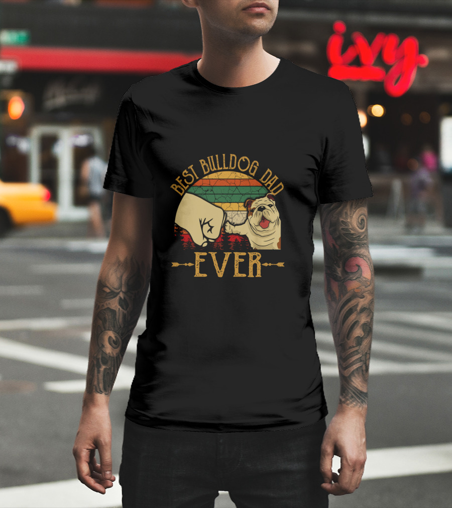 Best Bulldog Dad Ever Vintage Retro Fist Bump T-Shirt