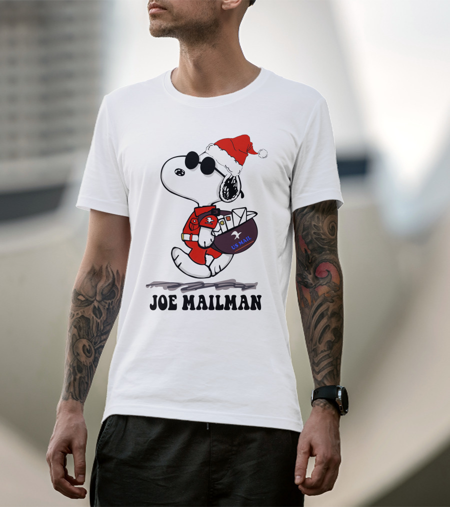 JOE MAILMAN SNOOPY SANTA USPS HOLIDAY DELIVERY T-Shirt