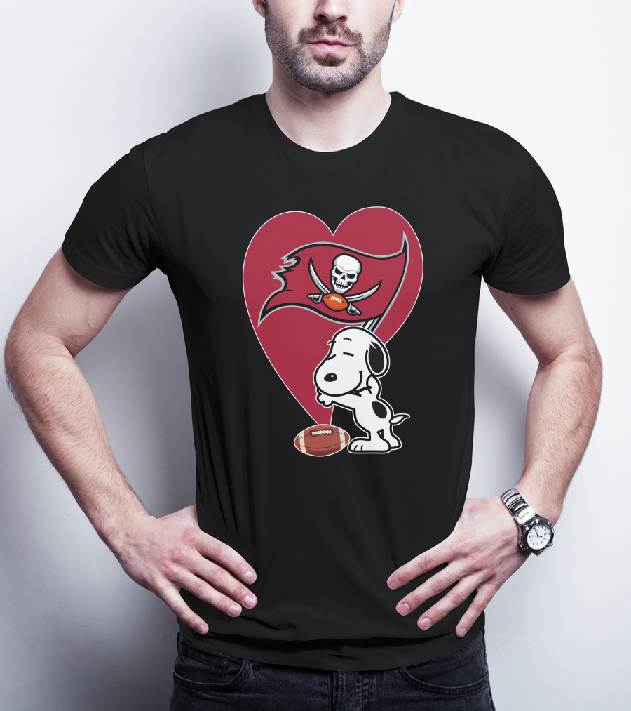 Tampa Bay Buccaneers Snoopy Heart Hug Football T-Shirt