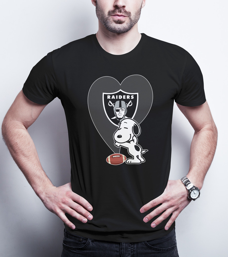 Las Vegas Raiders Snoopy Football Heart Hug T-Shirt