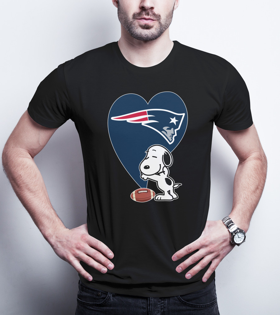 Snoopy Hugging New England Patriots Heart With Football T-Shirt