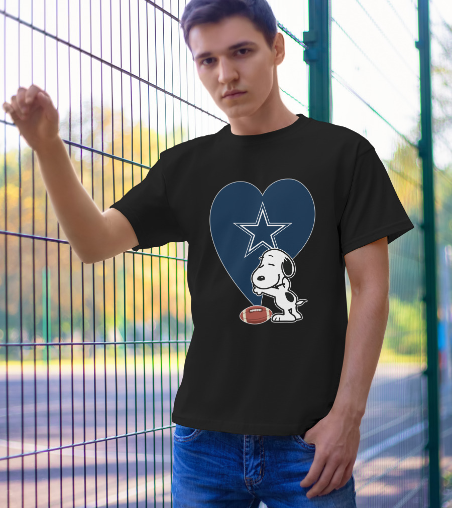 Dallas Cowboys Snoopy Heart Hug Football T-Shirt