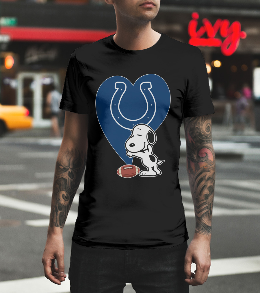 Indianapolis Colts Snoopy Football Heart Hug T-Shirt