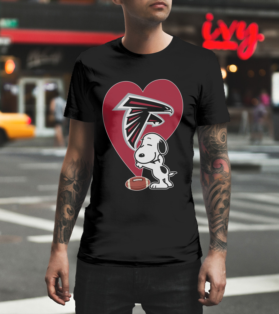 Atlanta Falcons Snoopy Heart Football Hug T-Shirt