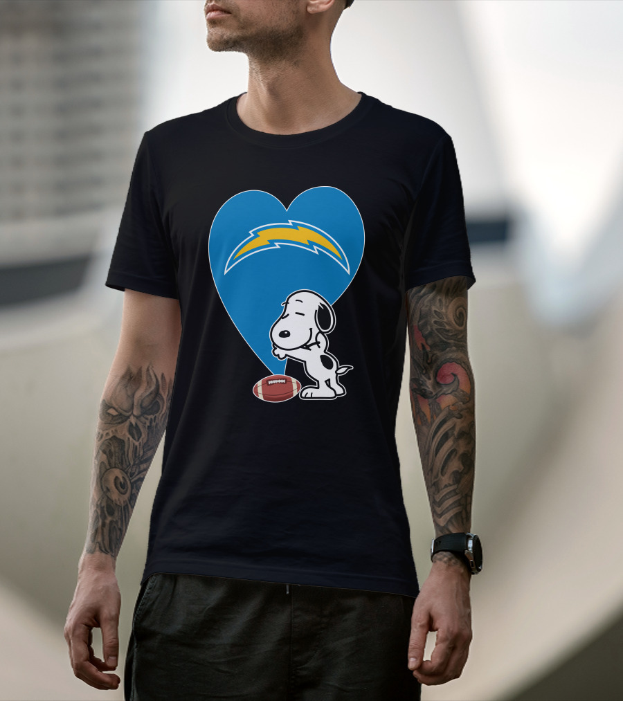 Los Angeles Chargers Snoopy Football Heart Hug T-Shirt