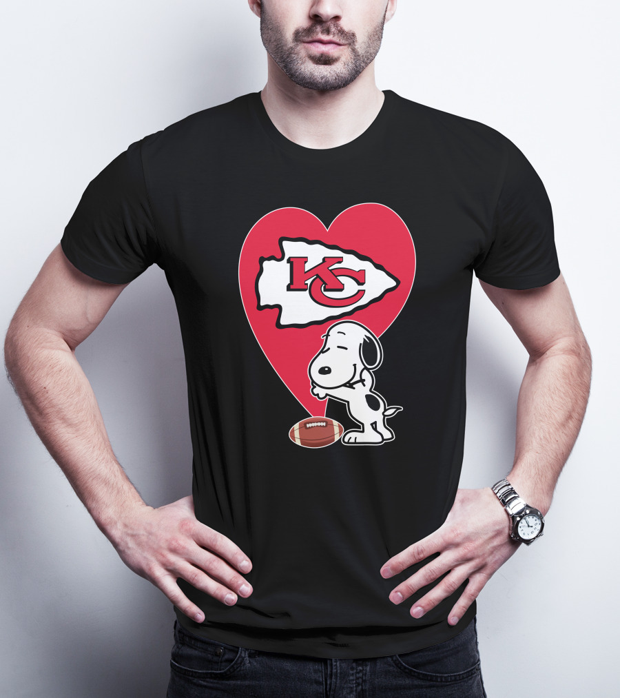 Kansas City Chiefs Heart Snoopy Football Hug T-Shirt