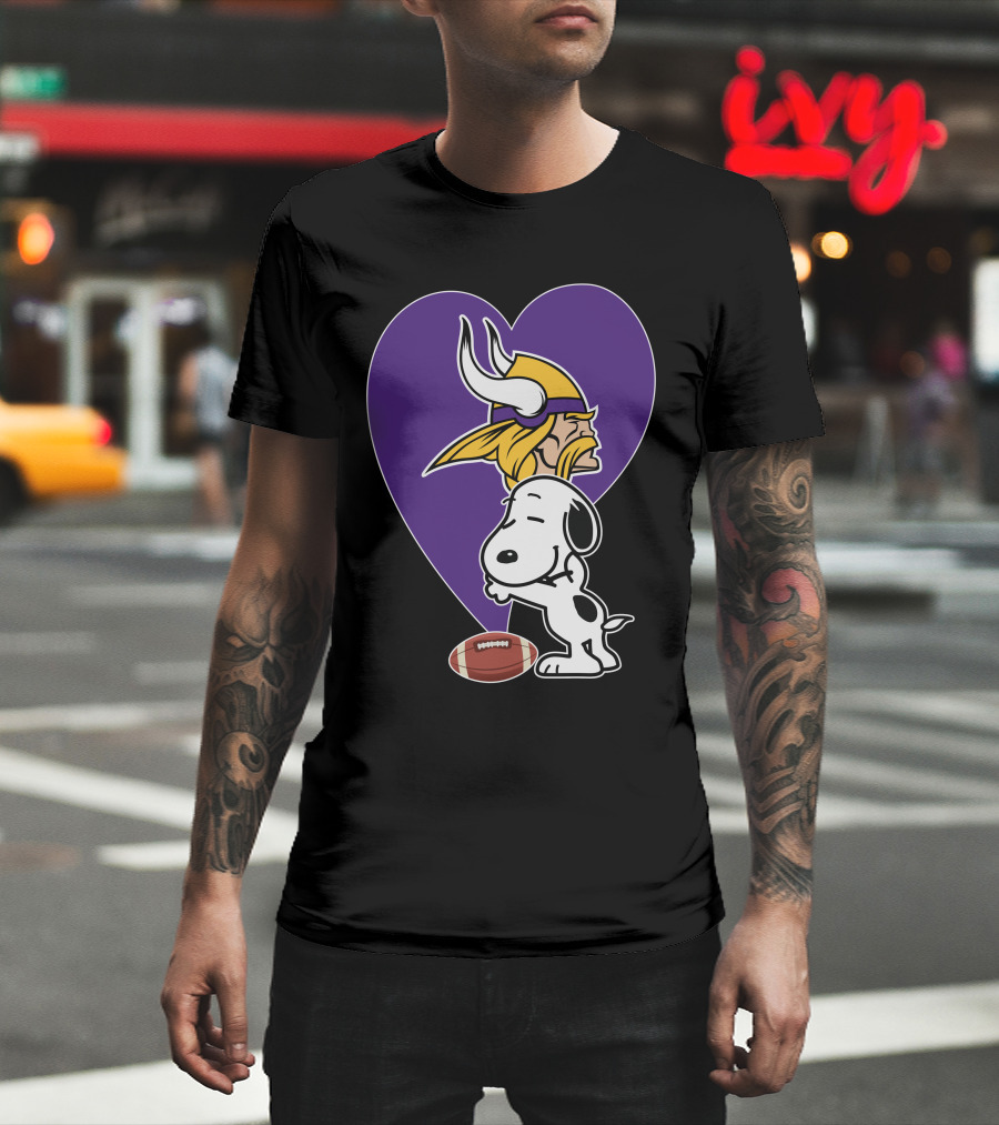 Minnesota Vikings Snoopy Football Heart Hug T-Shirt