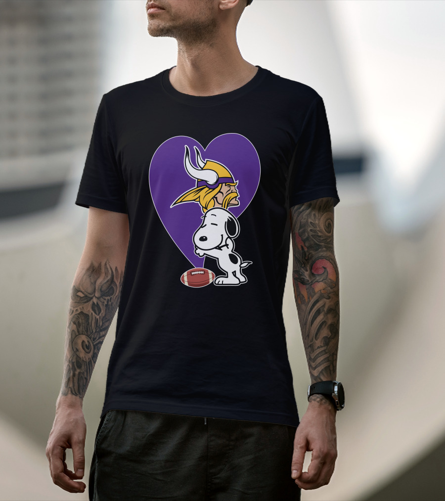 Minnesota Vikings Snoopy Football Heart Hug T-Shirt