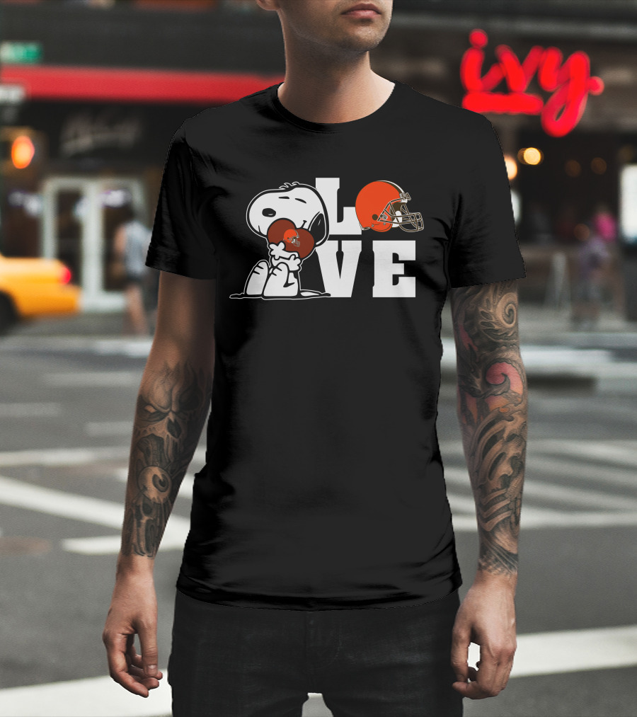 Snoopy Love Cleveland Browns Football Helmet T-Shirt