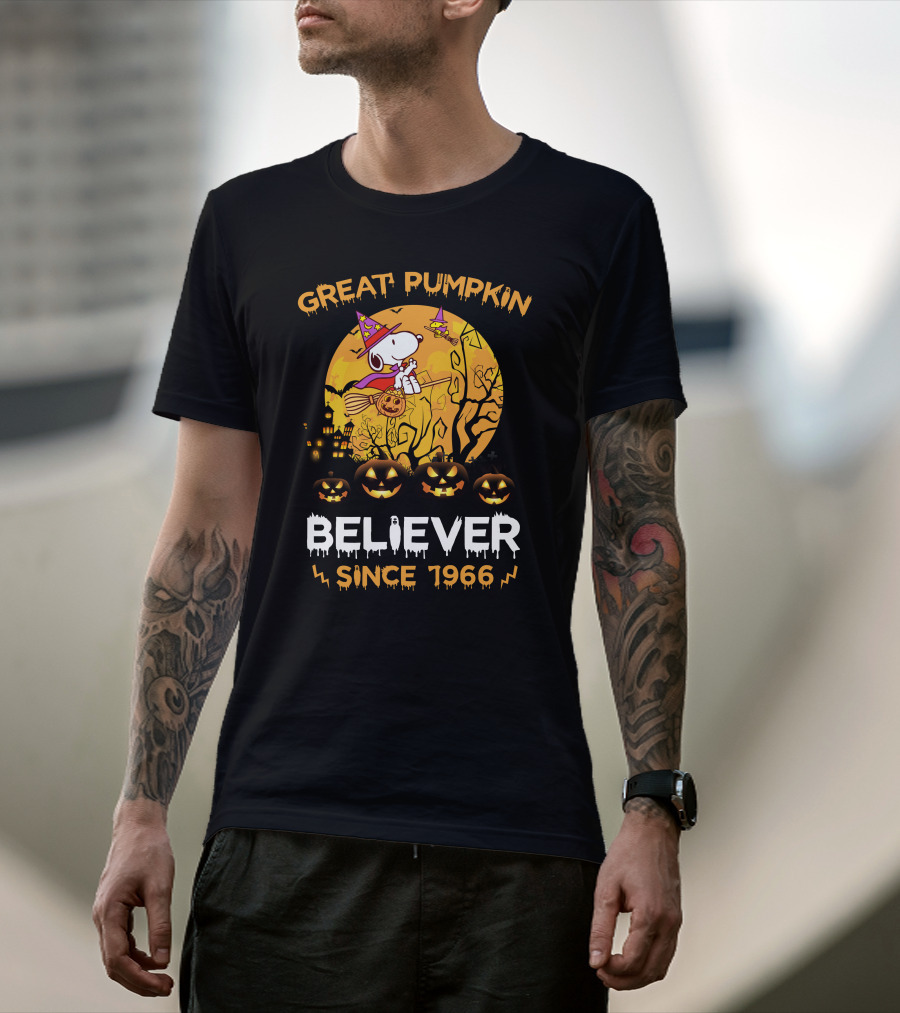 Great Pumpkin Believer Since 1966 Snoopy Halloween Flying Broomstick Moon Jack-O'-Lanterns T-Shirt