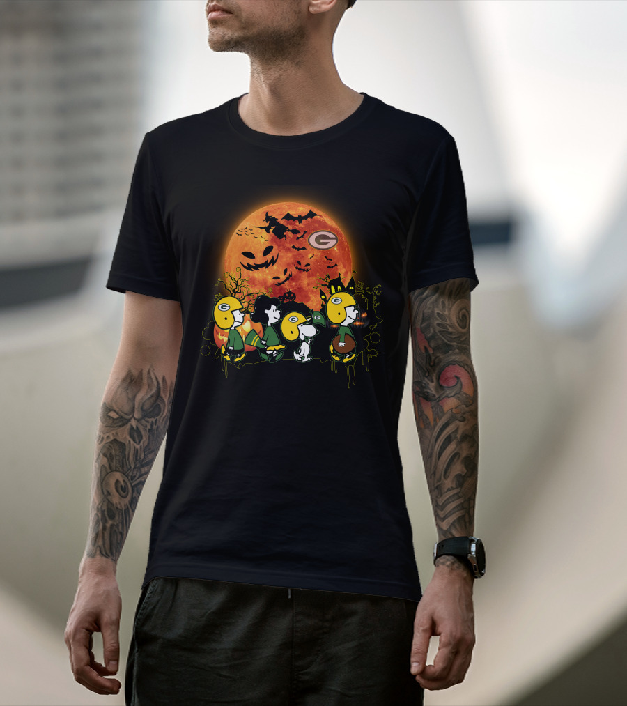 Green Bay Packers Halloween Peanuts Characters Under Full Moon T-Shirt