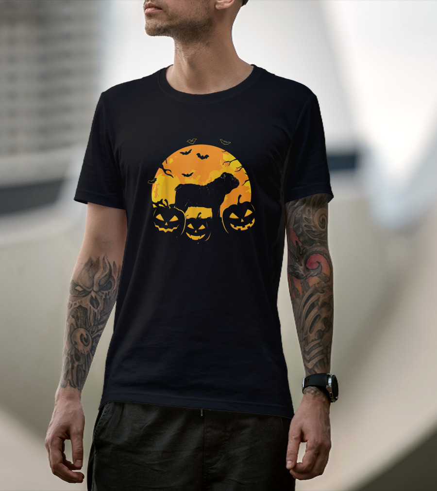 Halloween English Bulldog With Jack O Lanterns And Bats In Pumpkin Moon T-Shirt