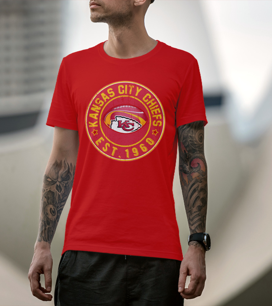Kansas City Chiefs Est. 1960 Red Distressed Logo Vintage Football Badge T-Shirt