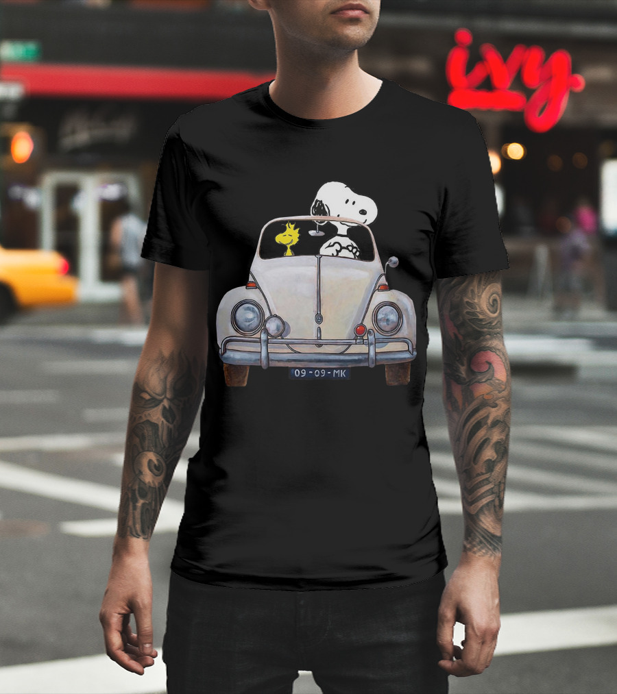 Snoopy And Woodstock Riding In Classic Volkswagen Beetle Car T-Shirt