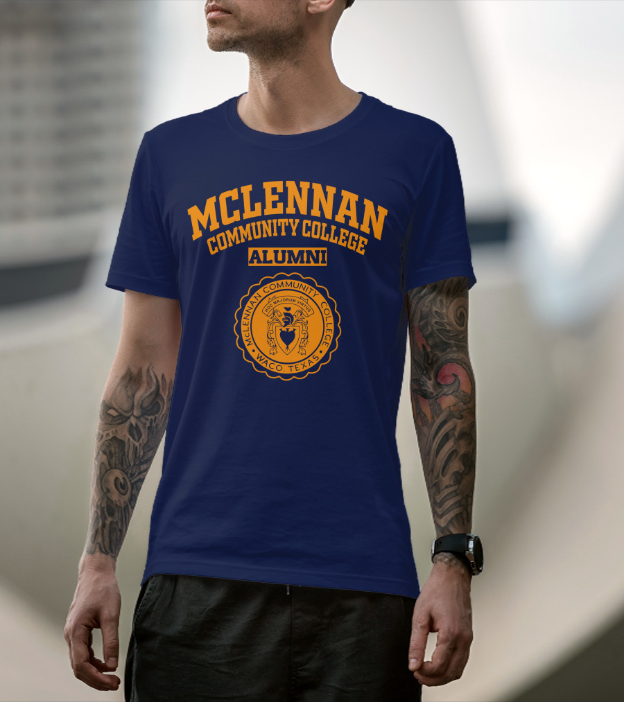 MCLENNAN COMMUNITY COLLEGE ALUMNI WACO TEXAS SEAL HOC MAJORUM VIRTUS T-Shirt