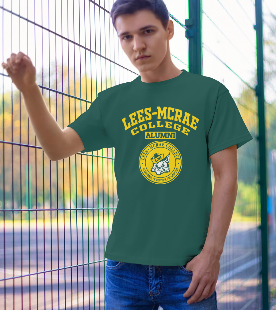 LEES-MCRAE COLLEGE ALUMNI LEES-MCRAE COLLEGE IN MONTIBUS EX MONTIBUS PRO MONTIBUS LM T-Shirt