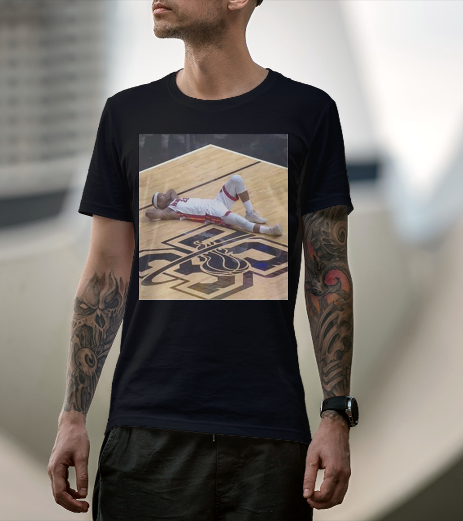 Court Culture Himmy Moments Heat Basketball Player Relaxing Iconic Court Pose T-Shirt