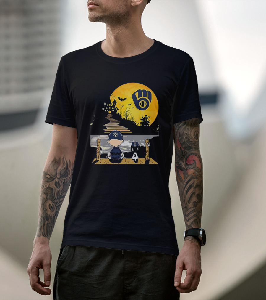 Snoopy Charlie Brown Under Moon Milwaukee Brewers Halloween Mansion Bats T-Shirt