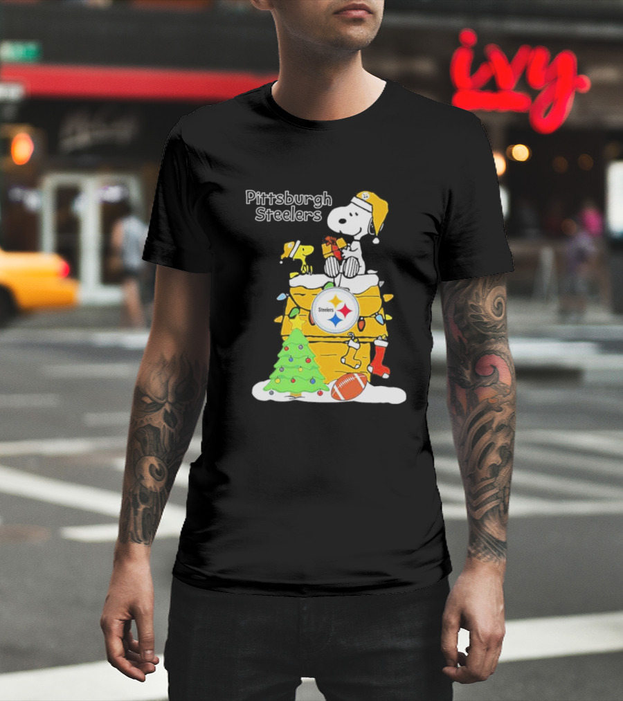 Pittsburgh Steelers Christmas Snoopy Rooftop Holiday Scene T-Shirt