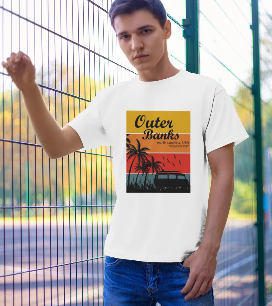 Outer Banks North Carolina USA Founded 1587 Vintage Car Beach Palm Trees T-Shirt