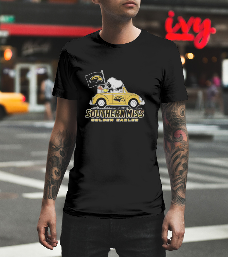Southern Miss Golden Eagles Snoopy And Woodstock Driving Car T-Shirt
