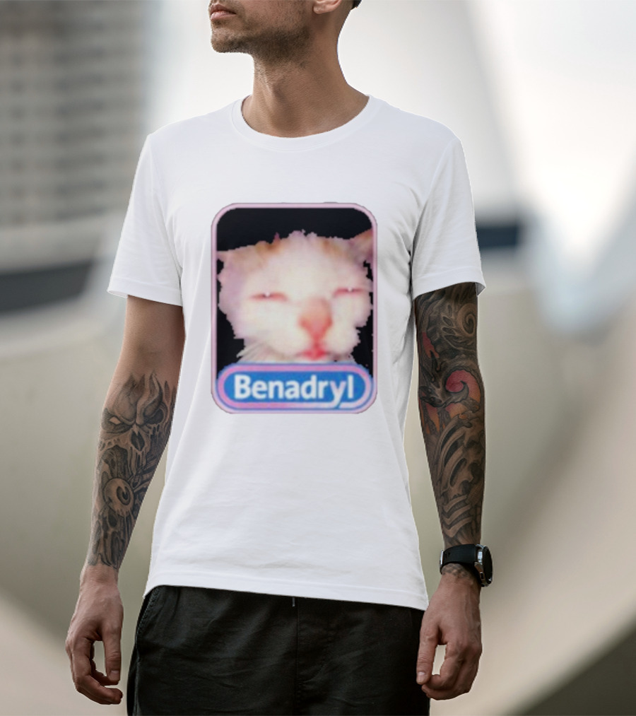 K45ink Benadryl Meme Cat Face Close-Up T-Shirt