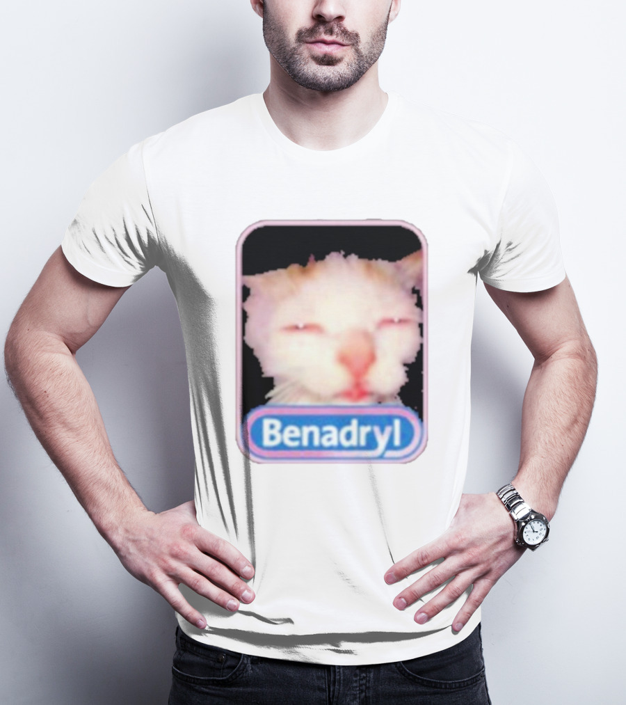 K45ink Benadryl Meme Cat Face Close-Up T-Shirt