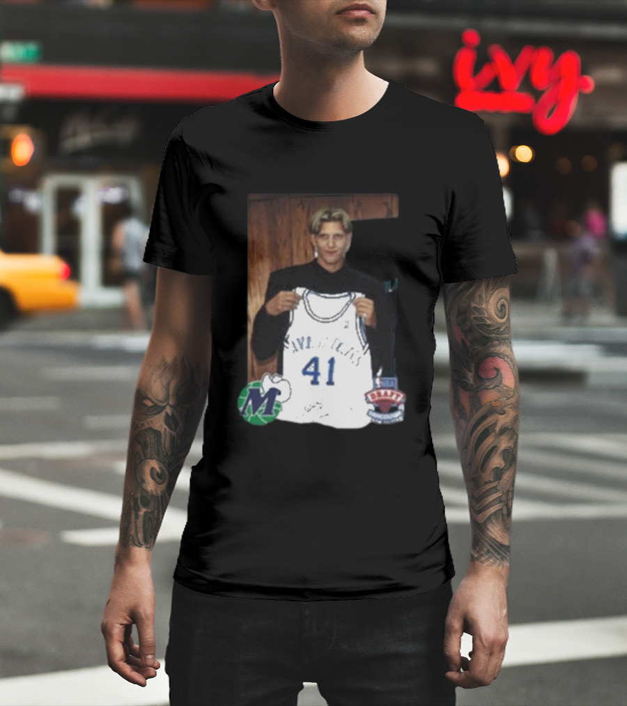 Luka Doncic Dirk Nowitzki Mavericks 41 NBA Draft Jersey Photo T-Shirt
