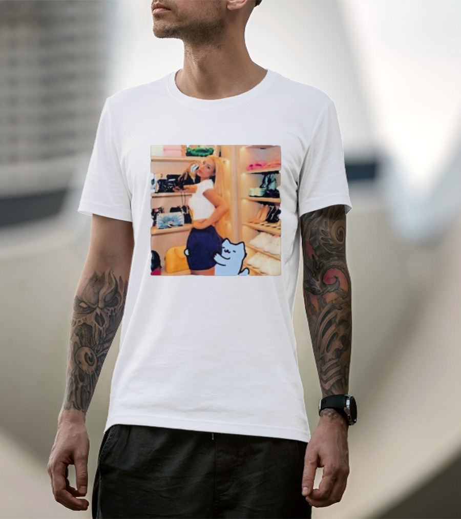 Iggy Azalea Culture Closet Fashion With Cute Cat T-Shirt