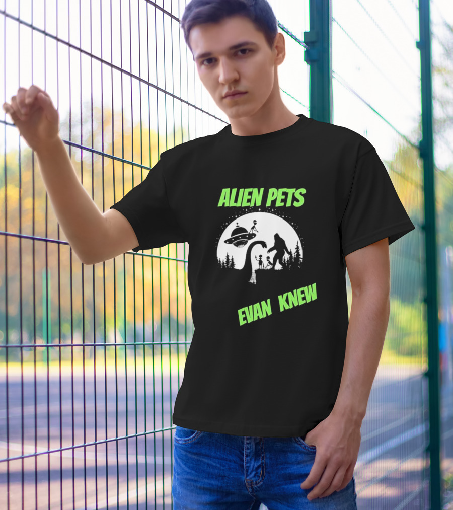 ALIEN PETS EVAN KNEW UFO BIGFOOT AND DINOSAUR SCENE T-Shirt