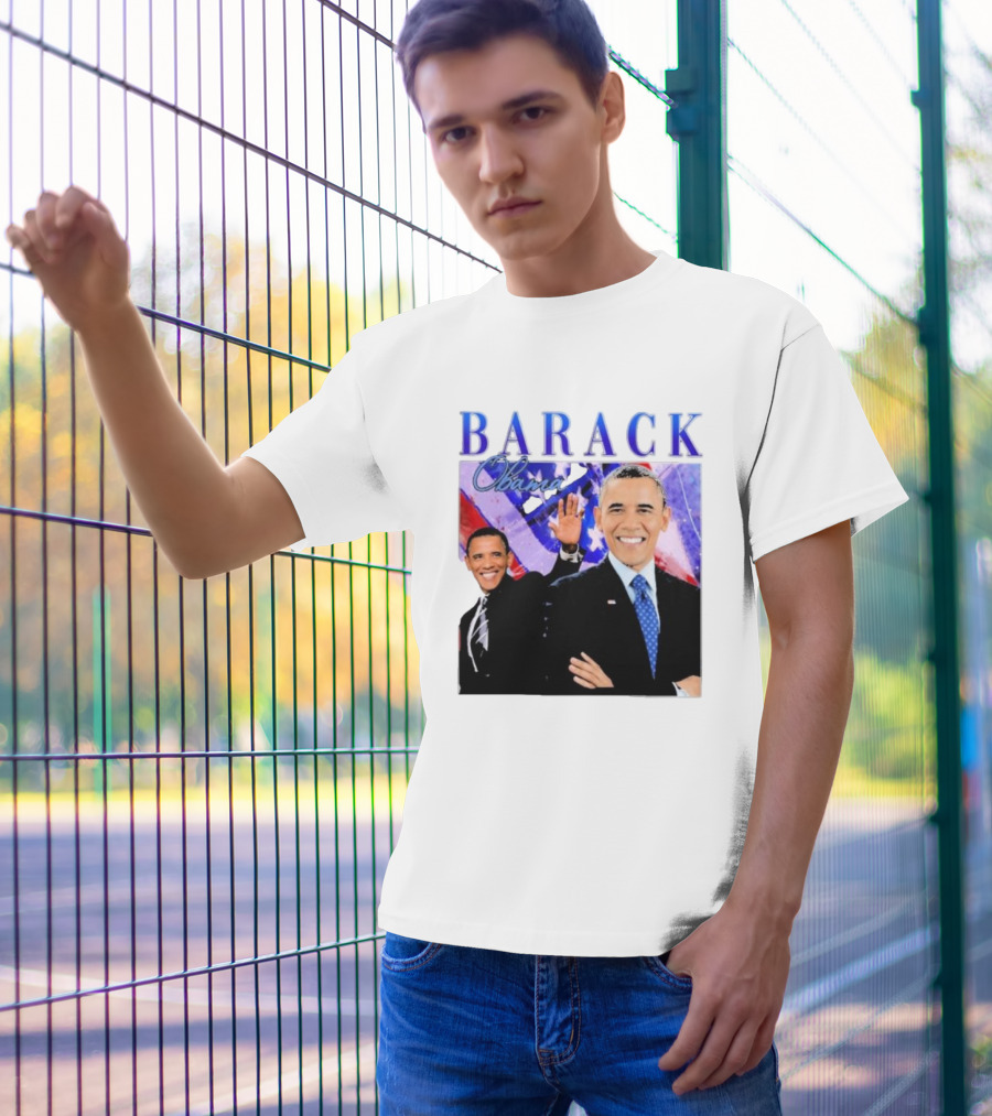 BARACK Obama Smiling Pose With Patriotic Background T-Shirt