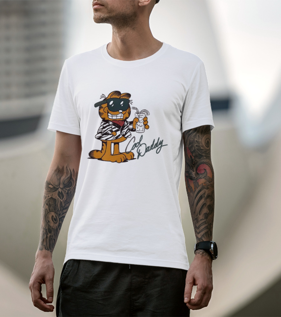 Garfield Cool Daddy Sunglasses Drink T-Shirt