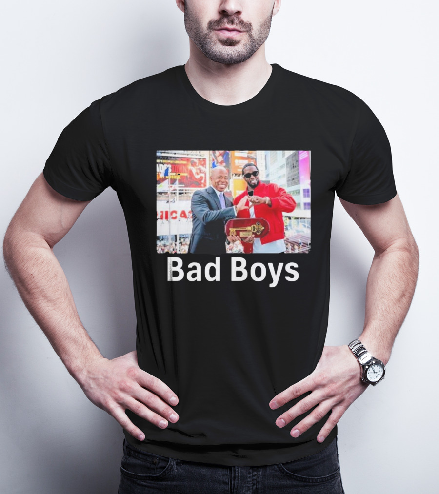 Bad Boys P Diddy And Eric Adams Key Exchange At Times Square Event T-Shirt