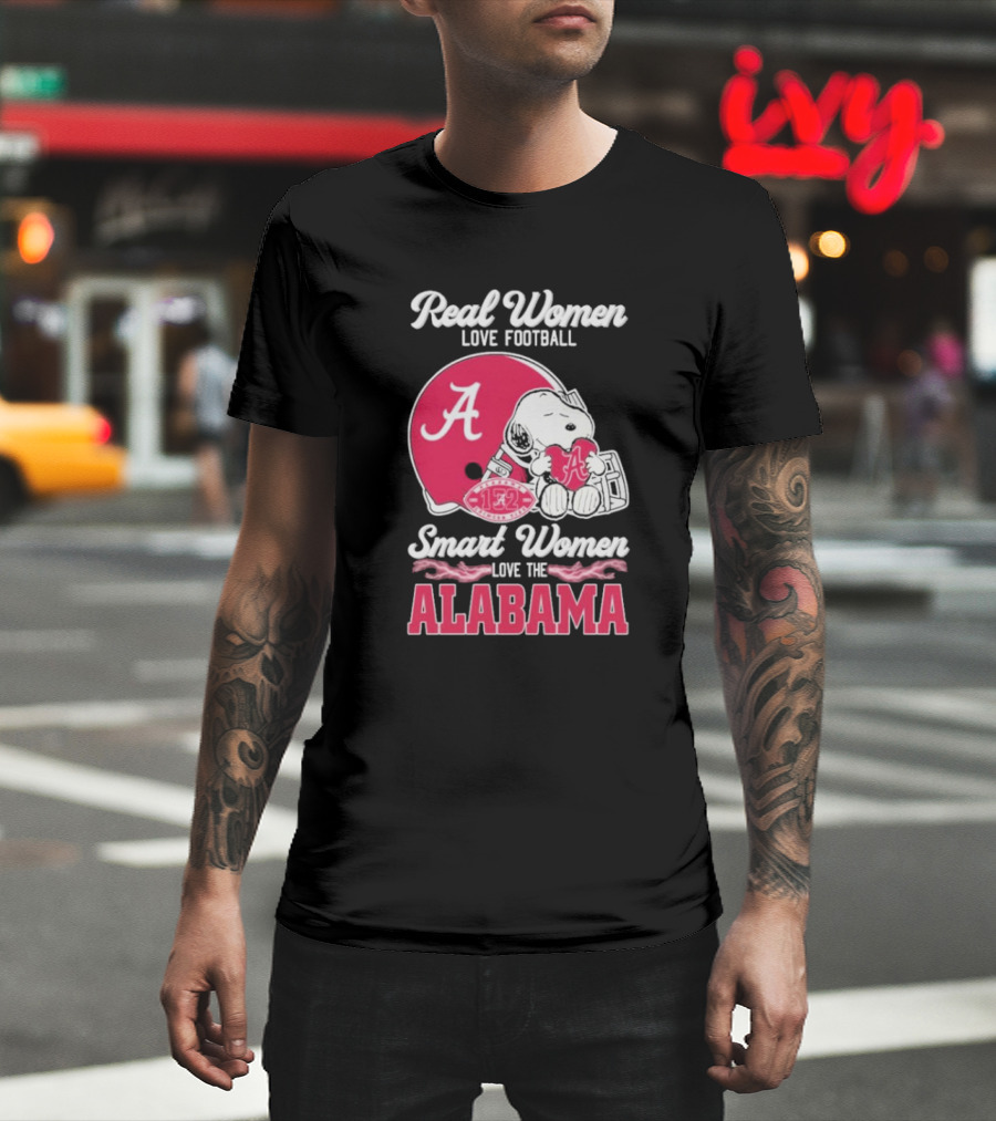 Real Women Love Football Smart Women Love The Alabama Crimson Tide 132 Season Snoopy Helmet T-Shirt