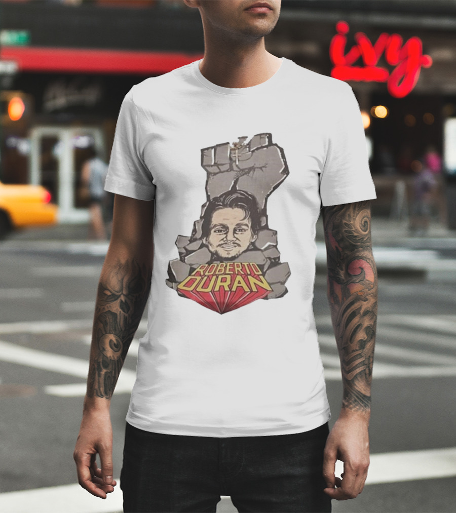Roberto Duran Fist Breaking Through Vintage Boxing T-Shirt