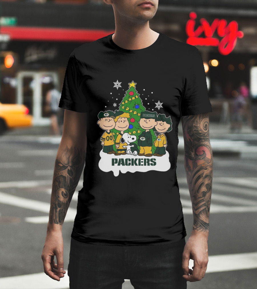 Snoopy The Peanuts Packers NFL Christmas T-Shirt