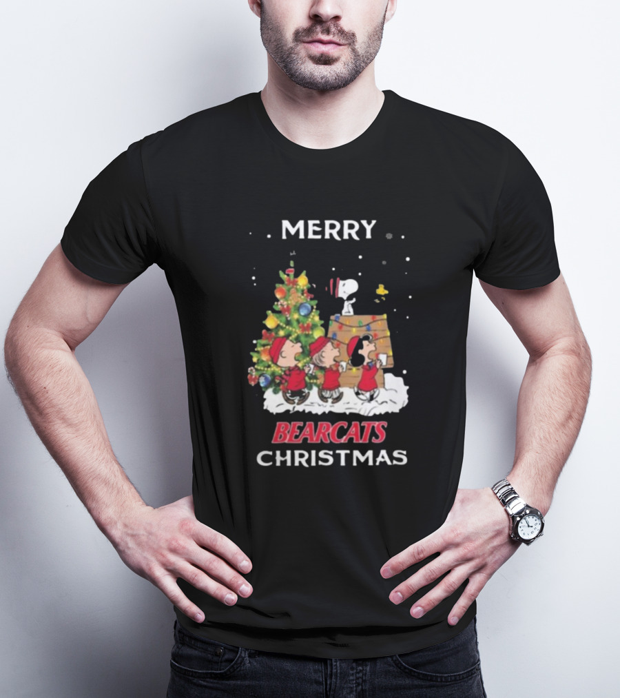 Cincinnati Bearcats Snoopy Friends Merry Christmas T-Shirt